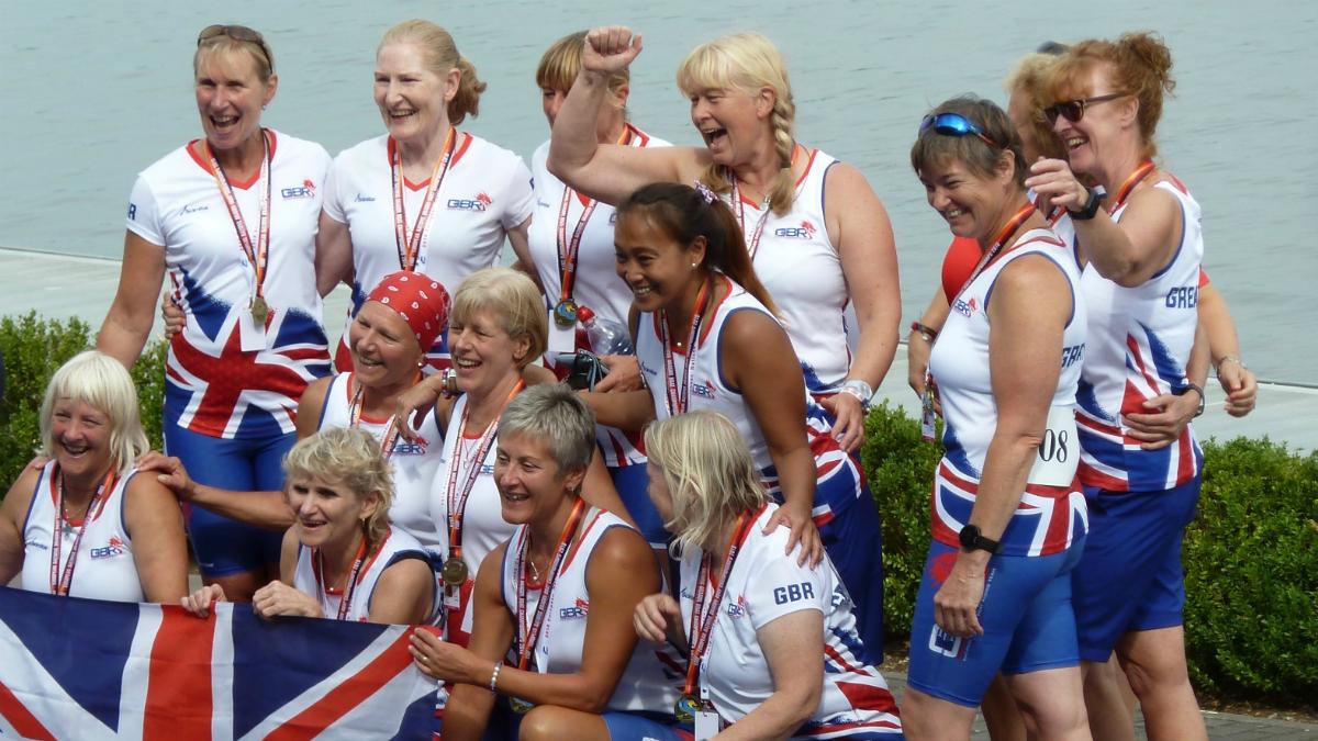 Physios paddle ‘senior’ GB dragon boat to bronze medal win | The ...